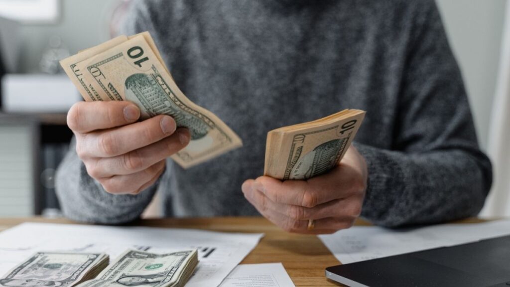 ¿Qué es el arqueo de caja y por qué es tan importante? | Negocios LATAM